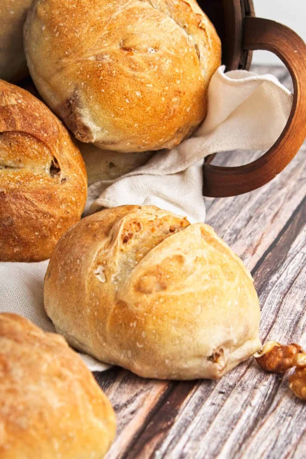 Crusty Dinner Rolls – Soups to Savor